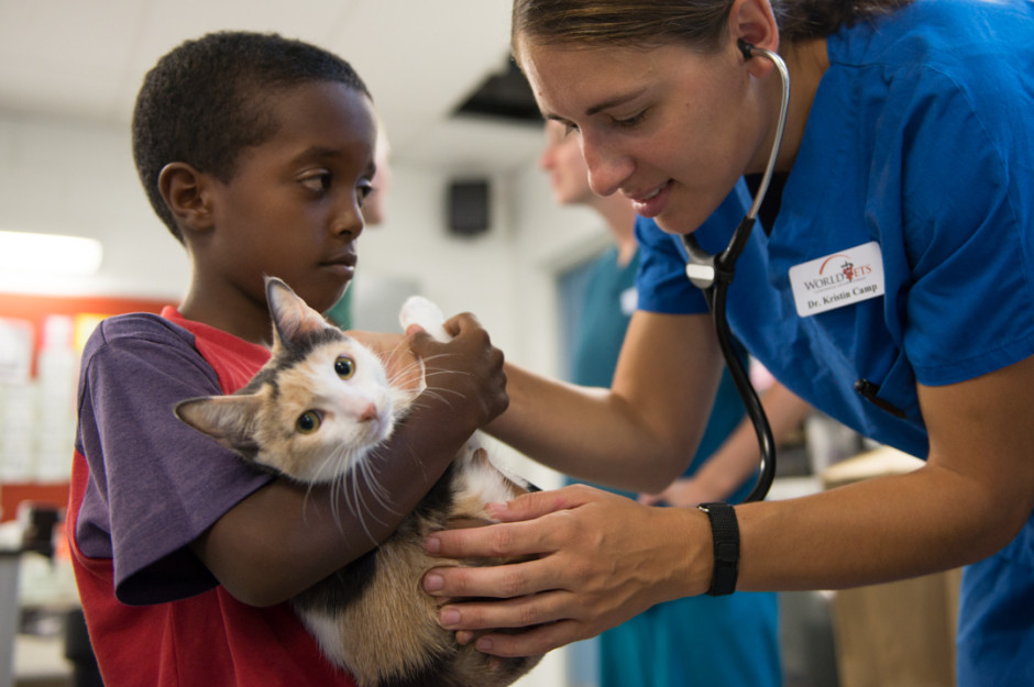 World Vets in the Marshall Islands as part of Pacific Partnership 2013 ...